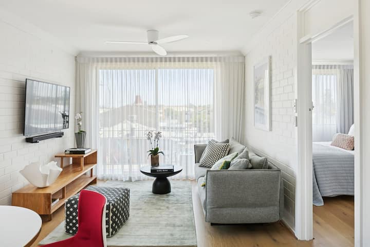 South Beach Retreat - Fremantle