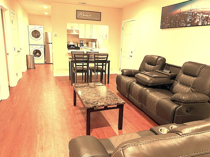 2-bdrm Entire Home Walkable To Ucd Med Ctr - Sacramento, CA