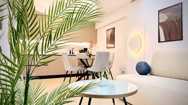 Night & Light | Contemporary 2br Apartment - Rumanía
