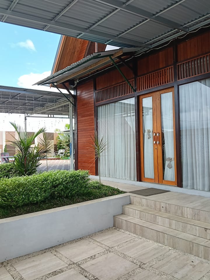 Villa Susen Tondano Air Panas Alami - North Maluku