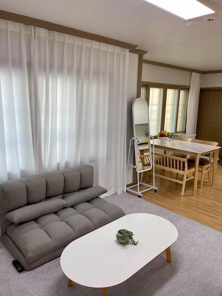 On:gi Stay(온기스테이)/신규오픈/ 개금역 2분/단독주택/넓은 투룸/장기숙박 최적화 - Busan