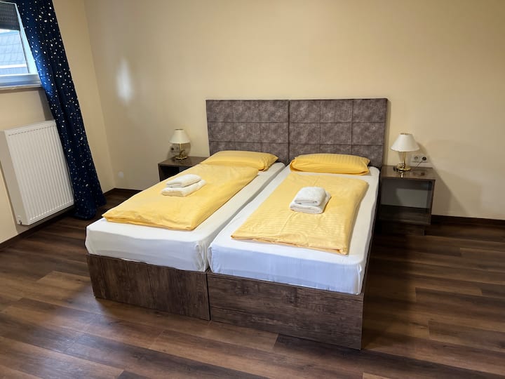 Dreibettzimmer Deluxe Im M&m Hotel - Seevetal - Seevetal