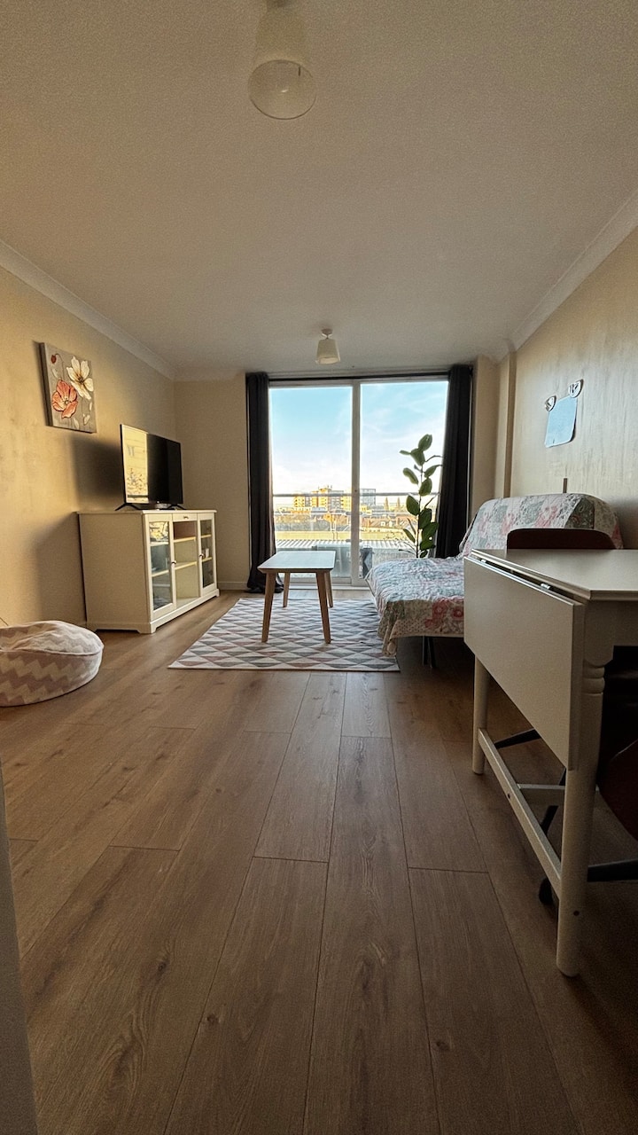 Bright & Cosy 1-bedroom Flat With Great Amenities - London Heathrow Airport (LHR)