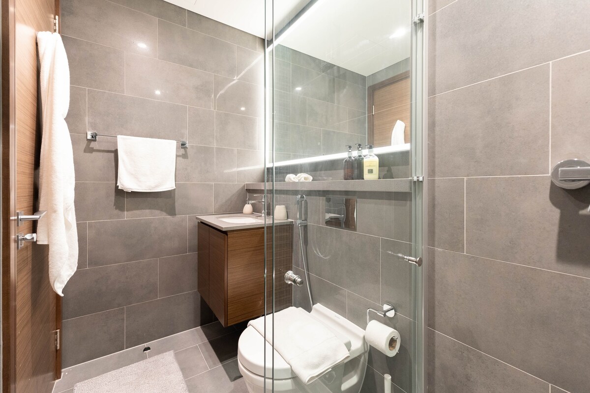 Schicke Wohnung mit 1 Schlafzimmer | Poolblick | The Crest Dubai ...