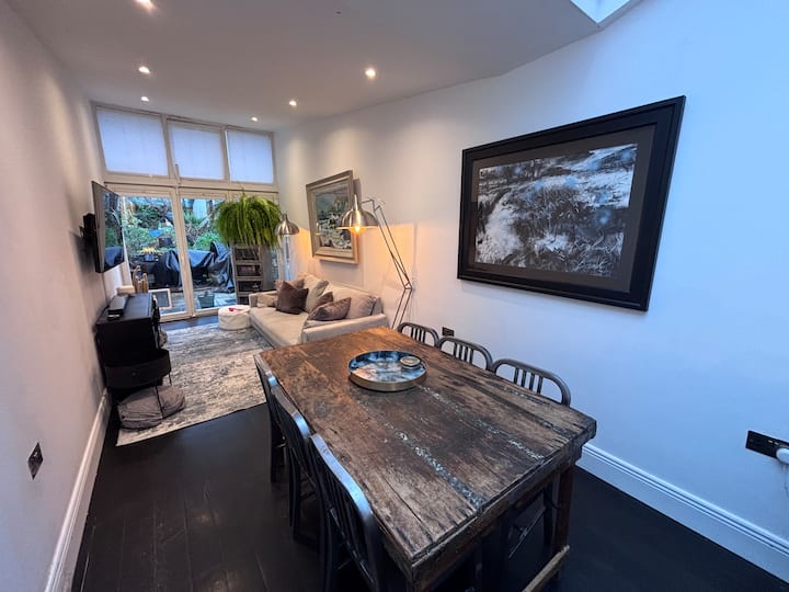 Wonderful Blackrock Townhouse - Unique - Sleeps 4 - Dún Laoghaire