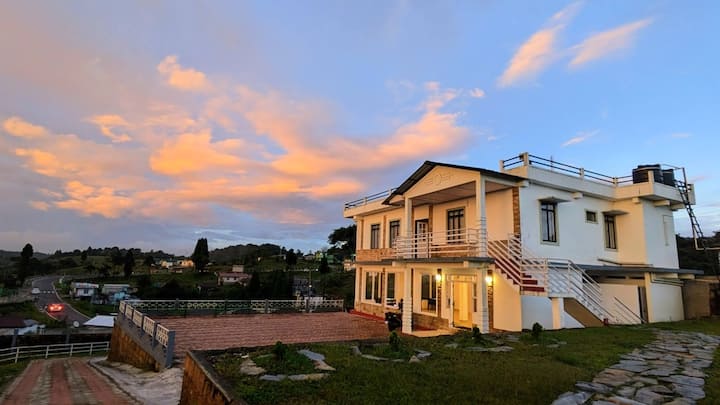 Cozy Escape: Valley Views & Warm Hospitality - Cherrapunji