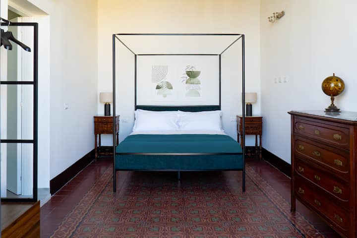 Myth Helios-2bdr Port View - Catane