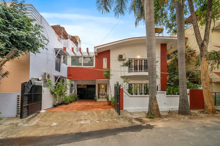 Palm Paradise Spacez Villa - Kora Party Retreat - Bengaluru