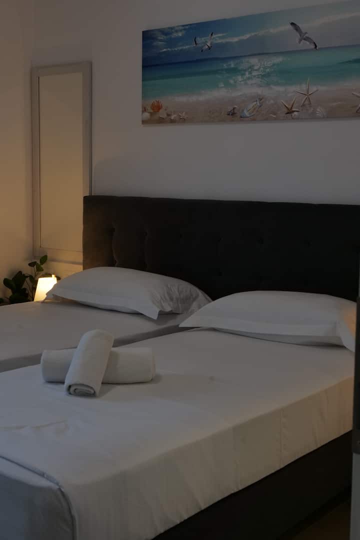 Family Suite-with Balcony @The Blue Wave Hotel - Himarë