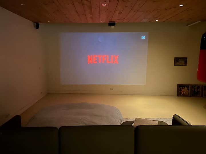 Private Cinema! - Spacious & Clean - Eindhoven