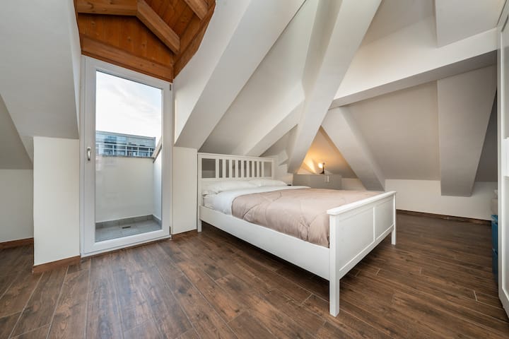 [Métro, Wifi, Clim] Dante Rooftop Urbain - Turin