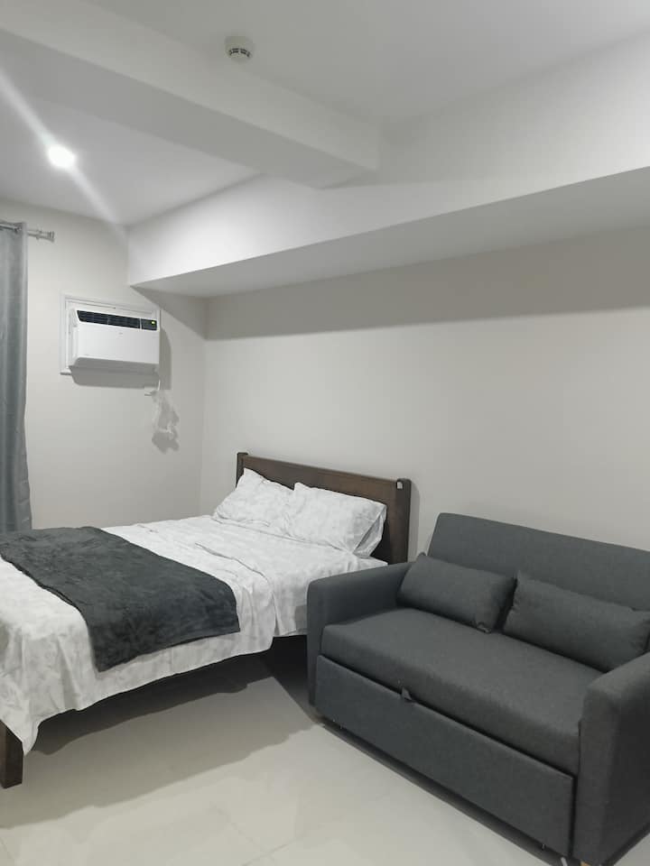 Homey Studio In J Tower Residences Beside Sm Jmall - Mandaue City