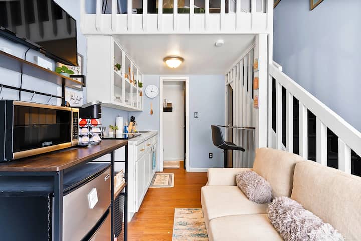 Cozy Retreat + Modern Touches + Free Parking - Raleigh, NC