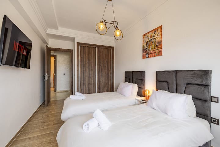 Guéliz 2br Near M Avenue – Piscine, Balcons & Clim - Marrakesh