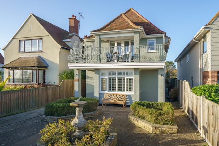 Beautiful 4 Bed 4 Bath House With Direct Sea Views - Great Yarmouth