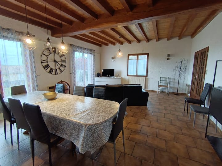 Maison Avec Jardin, Garage Et Piscine. - Coutras