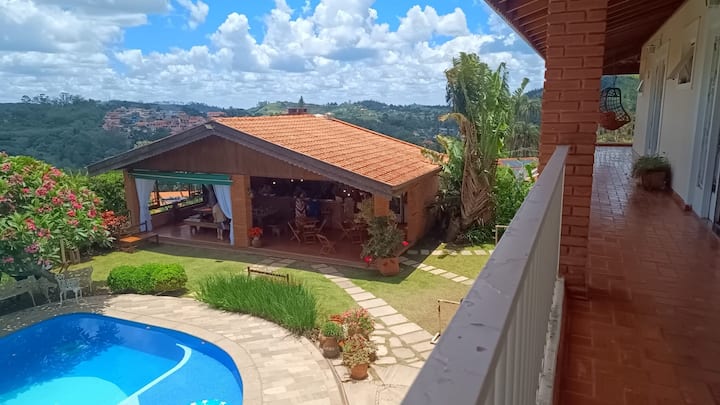 Chácara Em Serra Negra | Piscina | 5 Suítes | - Amparo