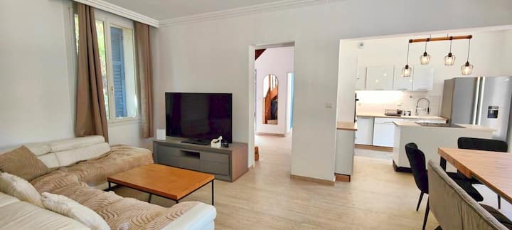 Villa Avec Piscine - 6 Ch - 21 Pers - Parking - Fréjus