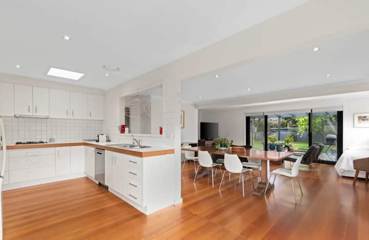 Seabreeze On Spring - Point Lonsdale