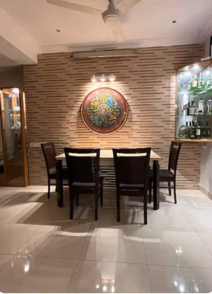 Bandra Spacious Budget 2bhk - Mumbai