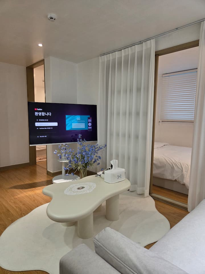 302하이스테이/황리단길도보 5분/하나로마트도보3분/가성비갑/깨끗한숙소/비대면체크인무료주차 - Gyeongju-si