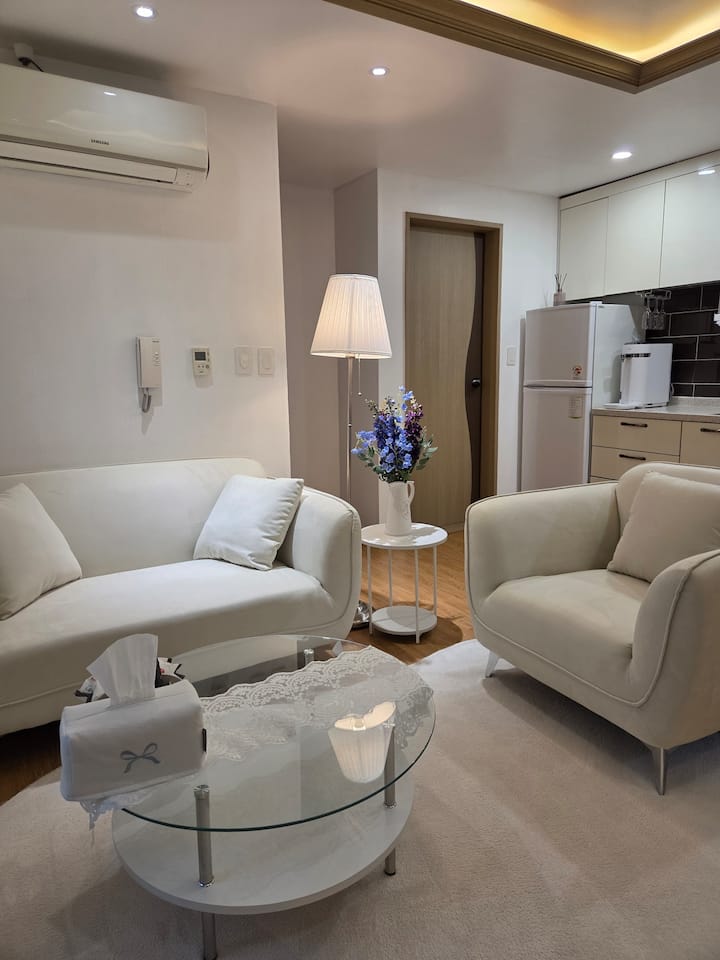 303하이스테이/황리단길/하나로마트/터미널/도보5분/깨끗한숙소/비대면체크인무료주차/뚜벅여행 - 慶州