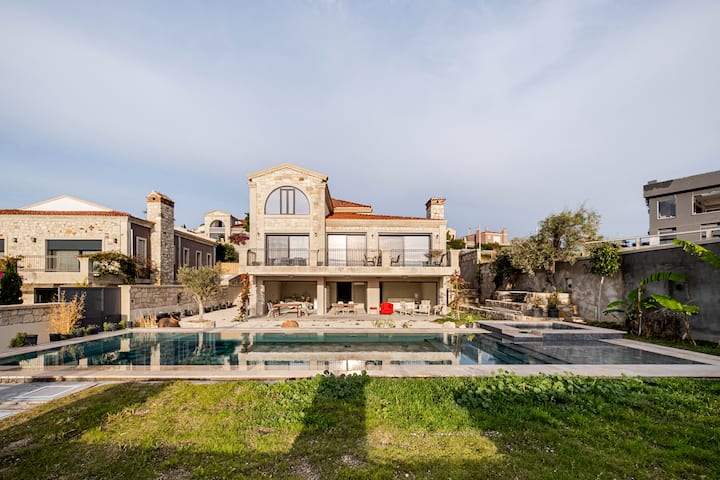 Luxury 2 Bedroom Villa With Fireplace And Sea View - Çeşme
