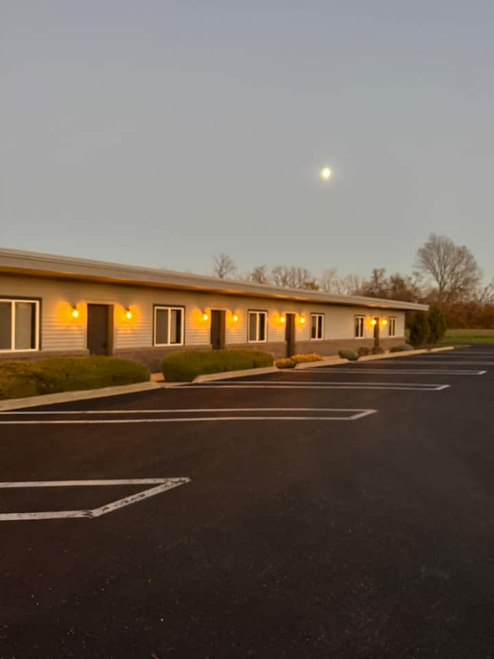 The Ultimate Family& Team Lodge - Sandusky, OH