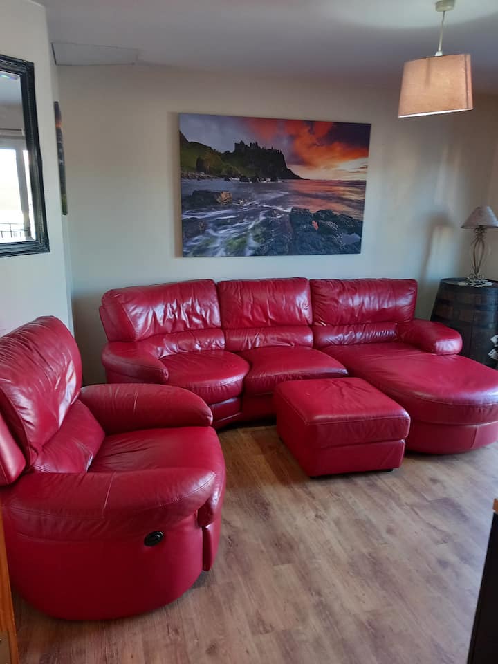 Modern 3 Bedroom Townhouse With City Centre Views - Londonderry