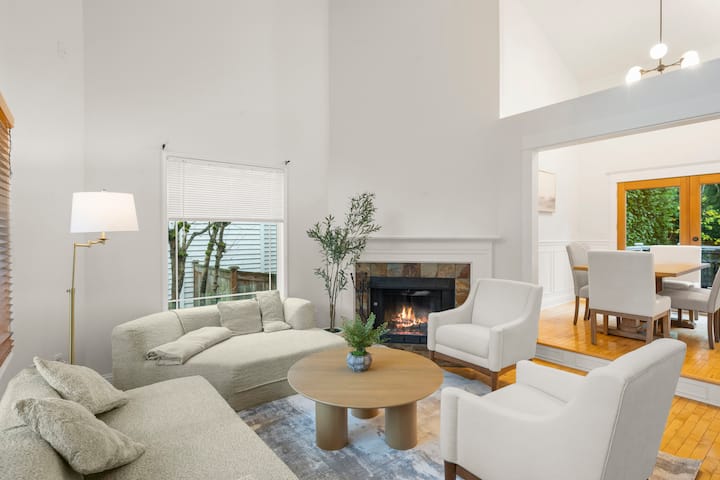 Trendy Evergreen Home On 8th Ave E#42501 - Kirkland, WA