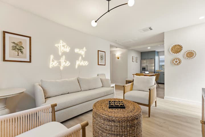 New 4br Retreat | Walk To Beach & Quiet Area - South Beach, FL