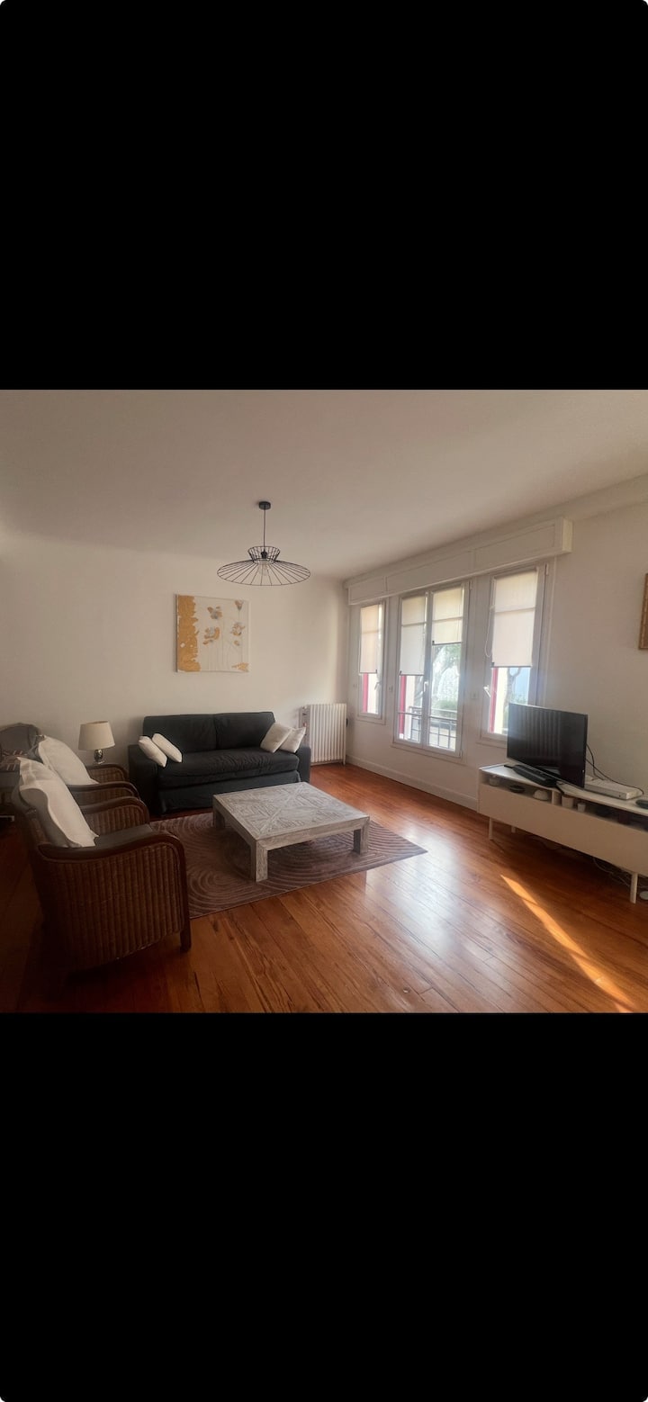 Spacieux Appartement Avec Garage 
Biarritz Centre - Biarritz