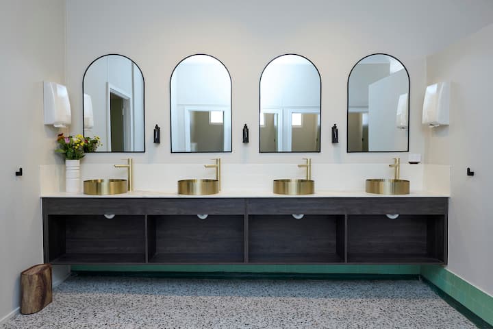 Heritage Listed Single Room With Shared Bathroom - Bunbury