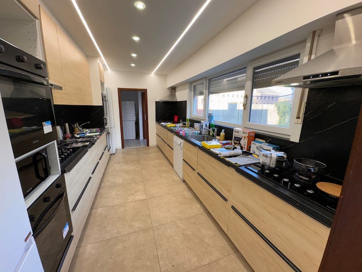 Fully Renovated House With 5 Bedrooms - Lommel