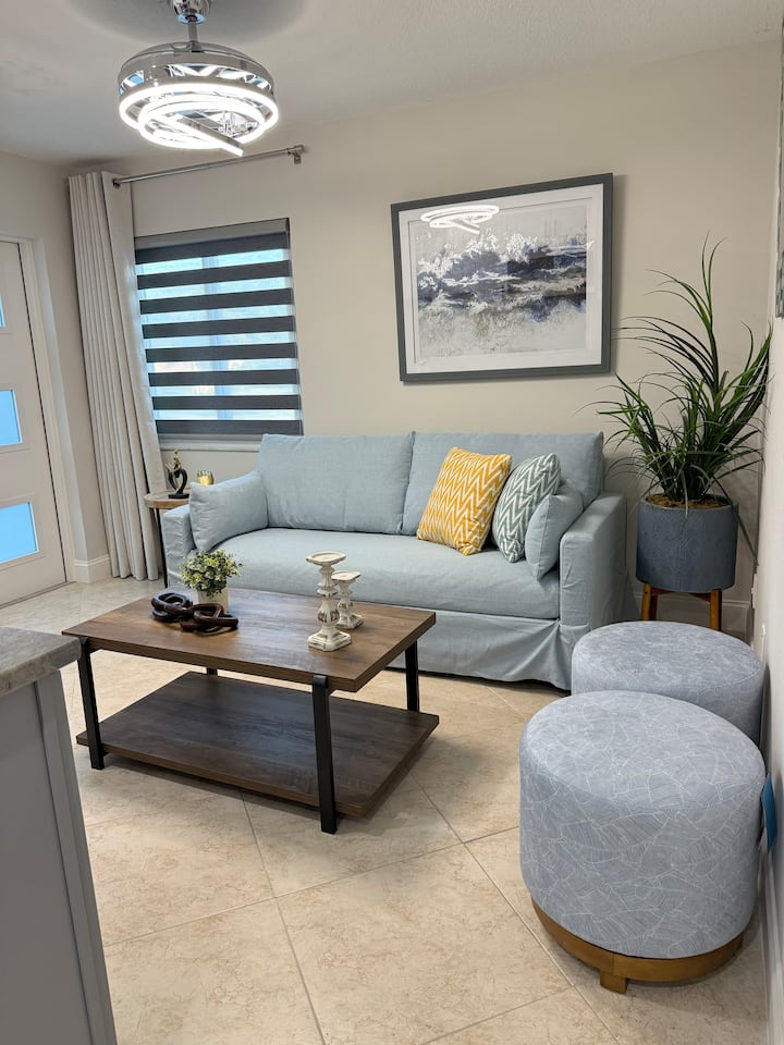 The Longwood Escape • Orlando Access - Little Lake Laurie, Heathrow