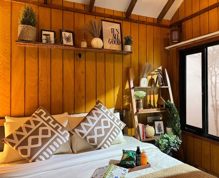 The Storybook Home | Ac Bedroom | Infinity Pool | - Kerala