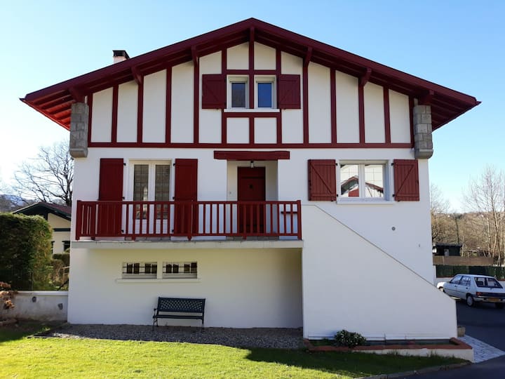 Location Appartement Curistes-vacanciers Type T2 - Espelette