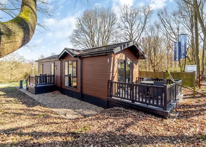 Aspen Lodge - Sleeps 4 - Ipswich, UK