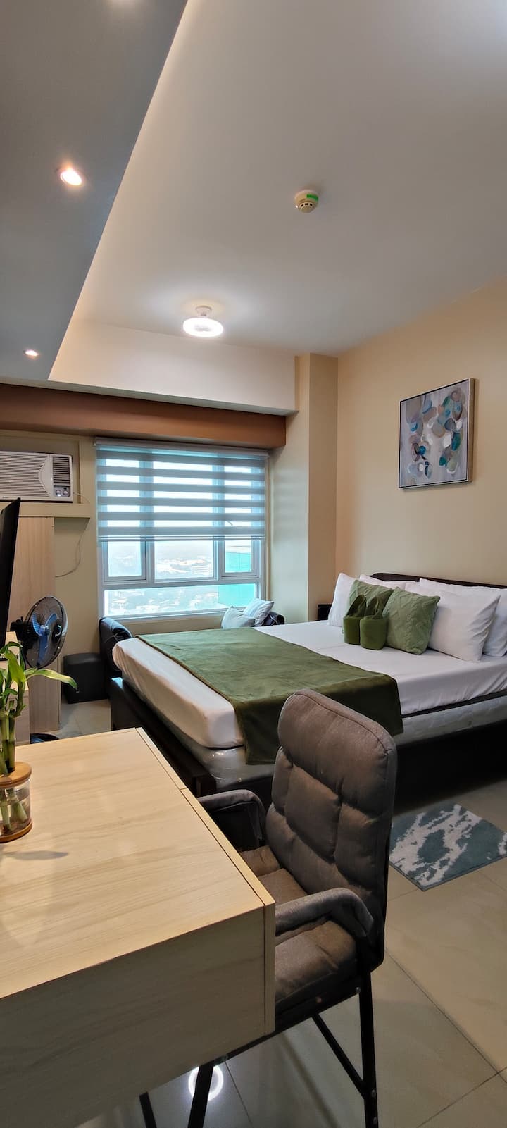 The Elifredo At Beacon Makati Freewifinetflixpool - Manila