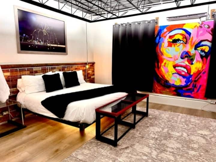 The Keon Hotel, Rm #5 (King Bed) - Ottawa