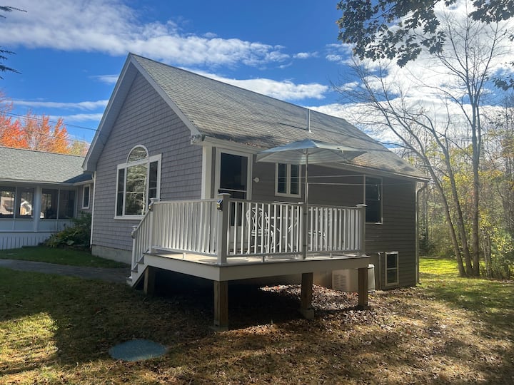 One Bedroom Apartment, Quiet Area, 3 Miles To I95 - Sanford, ME