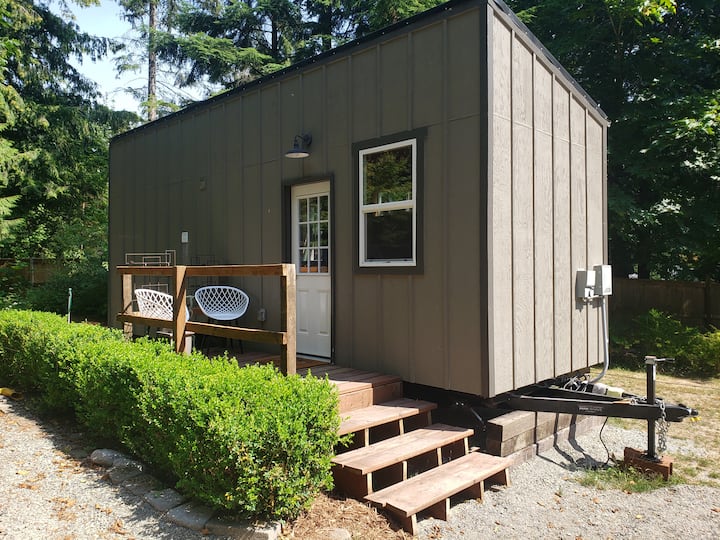 Cozy Tiny House On Lake * Crystal Mountain Escape - Enumclaw, WA