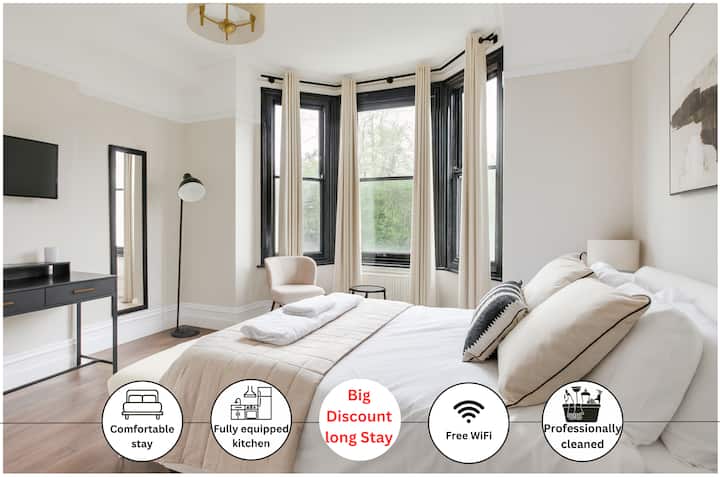 City Centre Double | Stylish & Weekly Deals - Cambrige (UK)