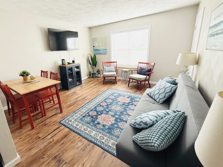 Beach Apartment Block Off Of The Boardwalk! - Motor World, Virginia Beach