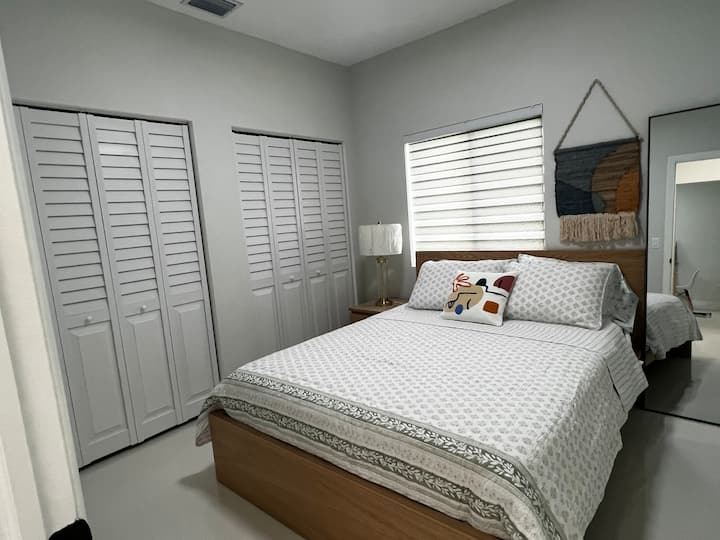 Quite New Apartment - Miami Gardens, FL