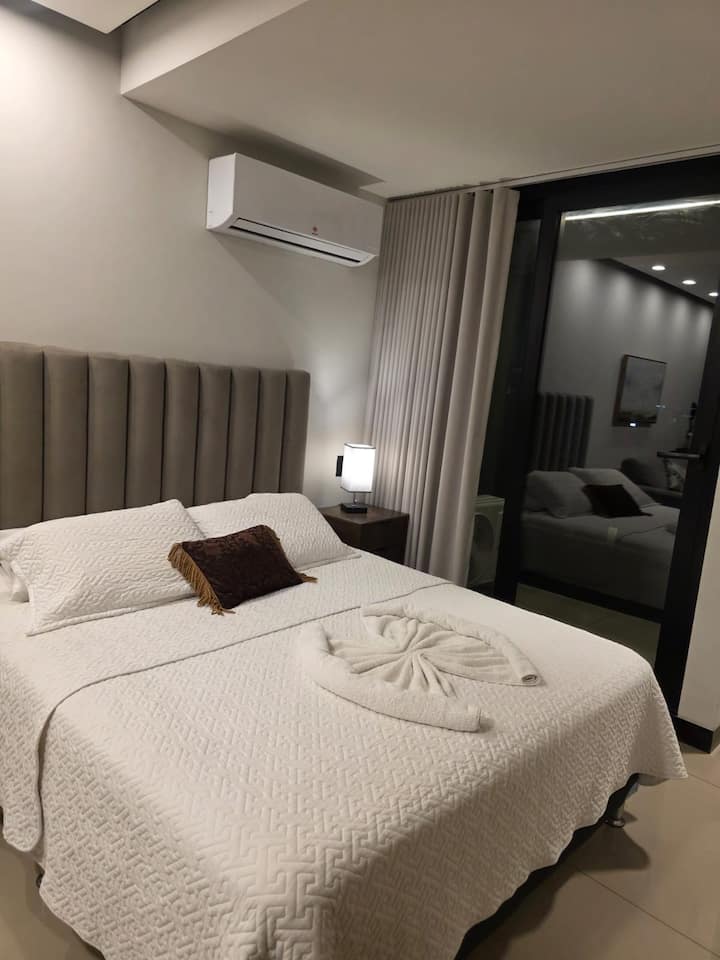 Depto - Balcón / Piscina / Co-work / Gym - ボリビア