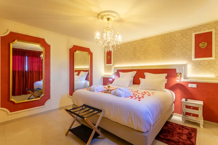 Suite Diamant Royal - Balnéo Double Et Sauna - Gémenos