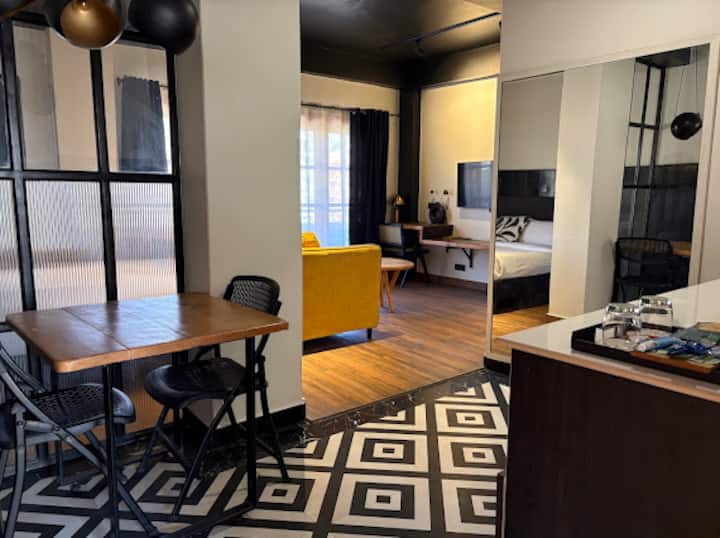 Cozy Studio Room W/ Kitchen, Near Mall Road - Manali