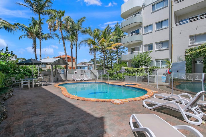 Jefferson Cove—relaxed Poolside Escape By The Sea - Gold Coast