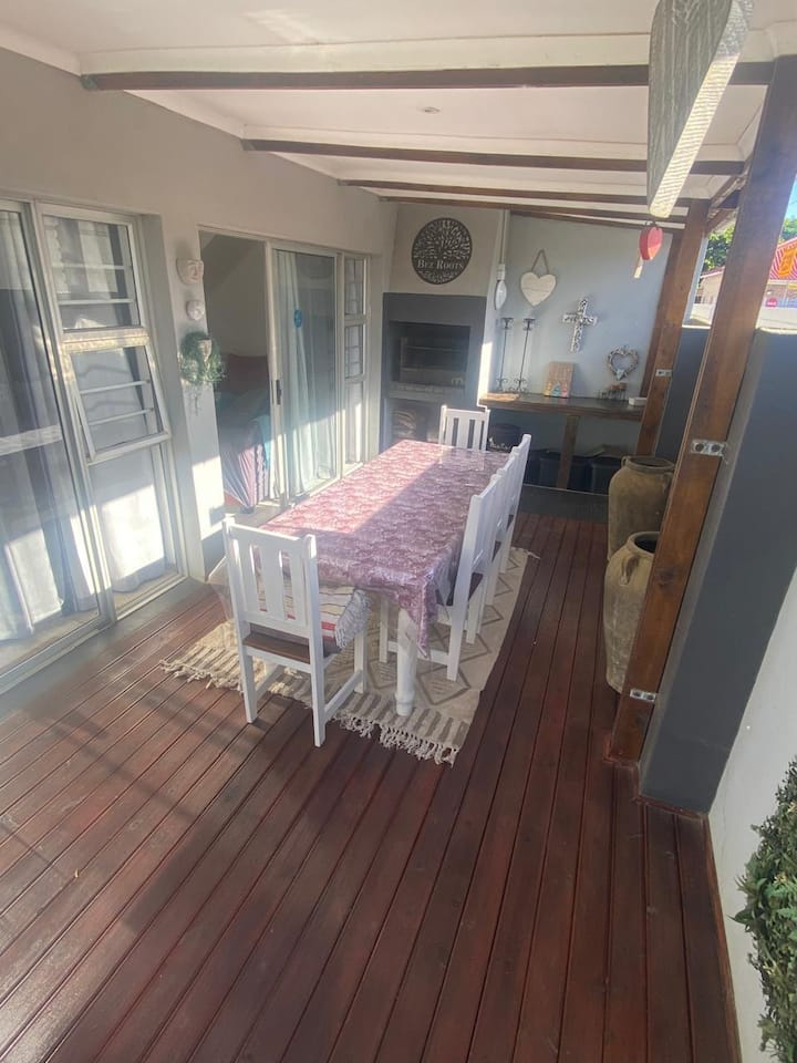 Cozy Townhouse In Surf Village - Jeffreys Bay